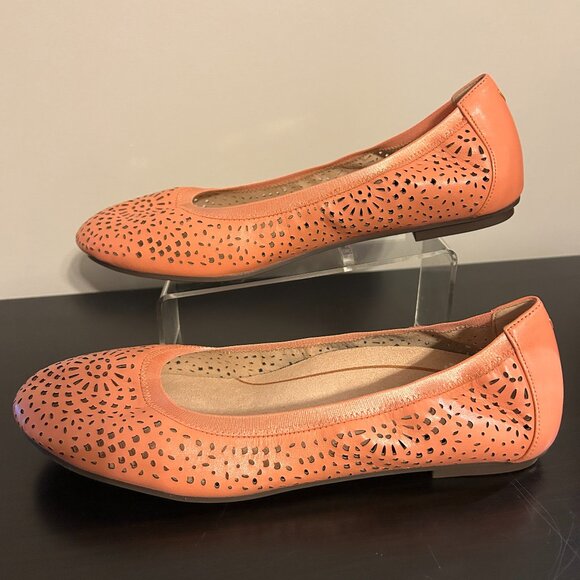 Vionic | Shoes | Womens Vionic Robyn Suede Sz 9 Peach Pink Ballet Flat ...